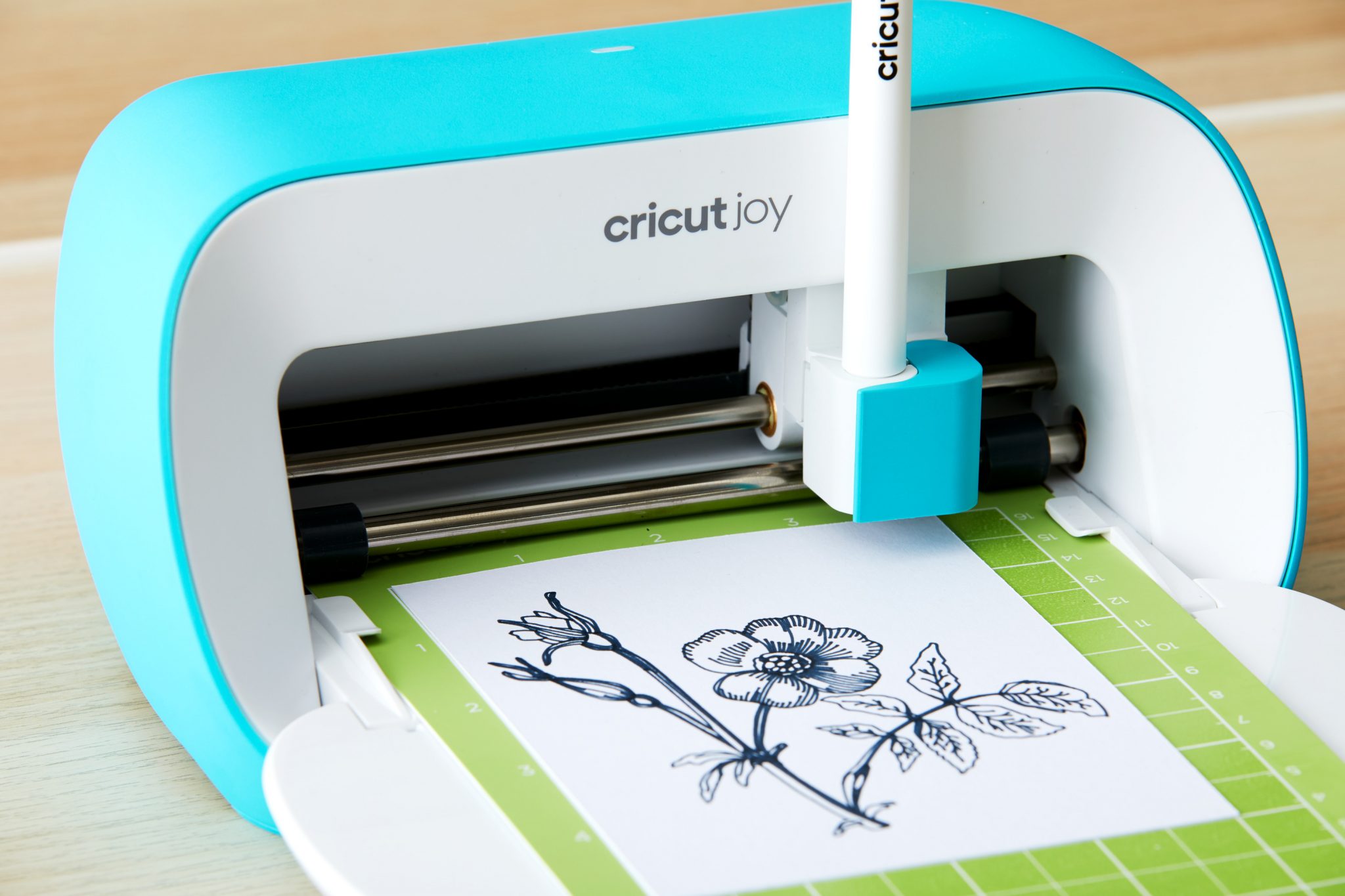 Cricut Joy 多功能迷你裁切機 | 可裁切50多種物料和繪製形狀 - SearchingC