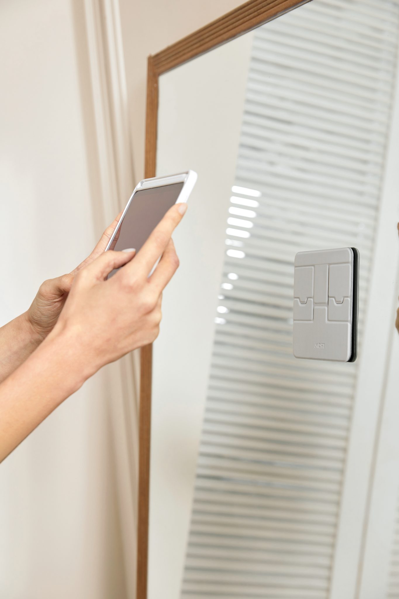 MOFT Wall Stand and Snap Pad 磁吸牆壁支架 (品牌直送) - SearchingC
