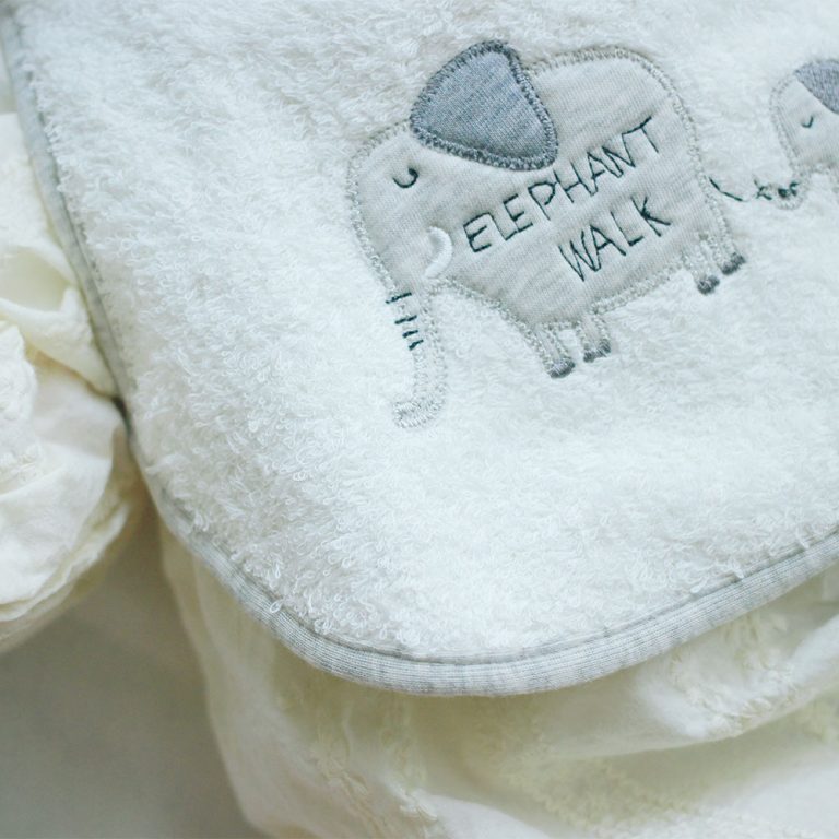 【kontex】今治有機棉圍兜口水巾-Fluffy系列綿羊/大象 (品牌直送) - SearchingC