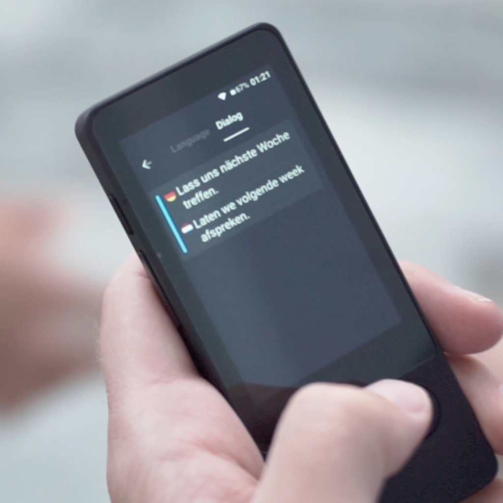 Wooask W12 全能智慧翻譯機：144種語言雙向翻譯 (11月20日寄出) - SearchingC