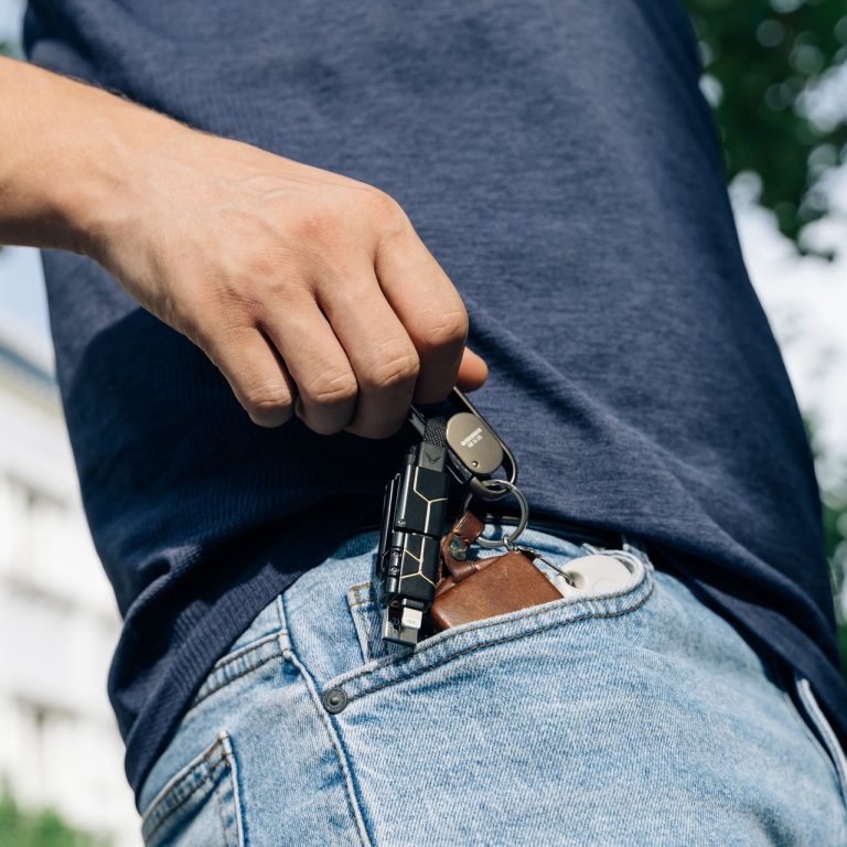 Zeus-X Go Ultra 全球最快6合1秒充線｜240W 與10Gbps 傳輸 (11月20日寄出) - SearchingC