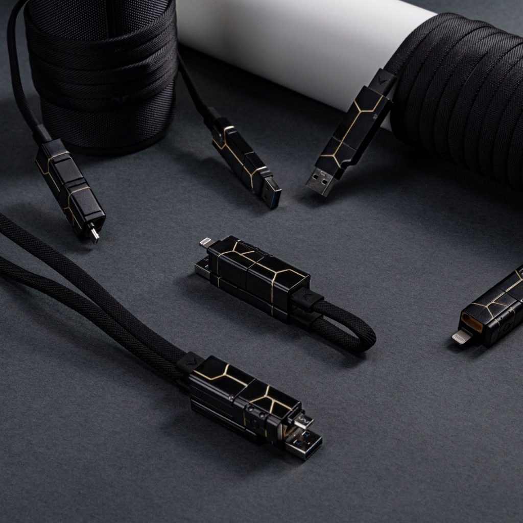 Zeus-X Go Ultra 全球最快6合1秒充線｜240W 與10Gbps 傳輸 (11月20日寄出) - SearchingC