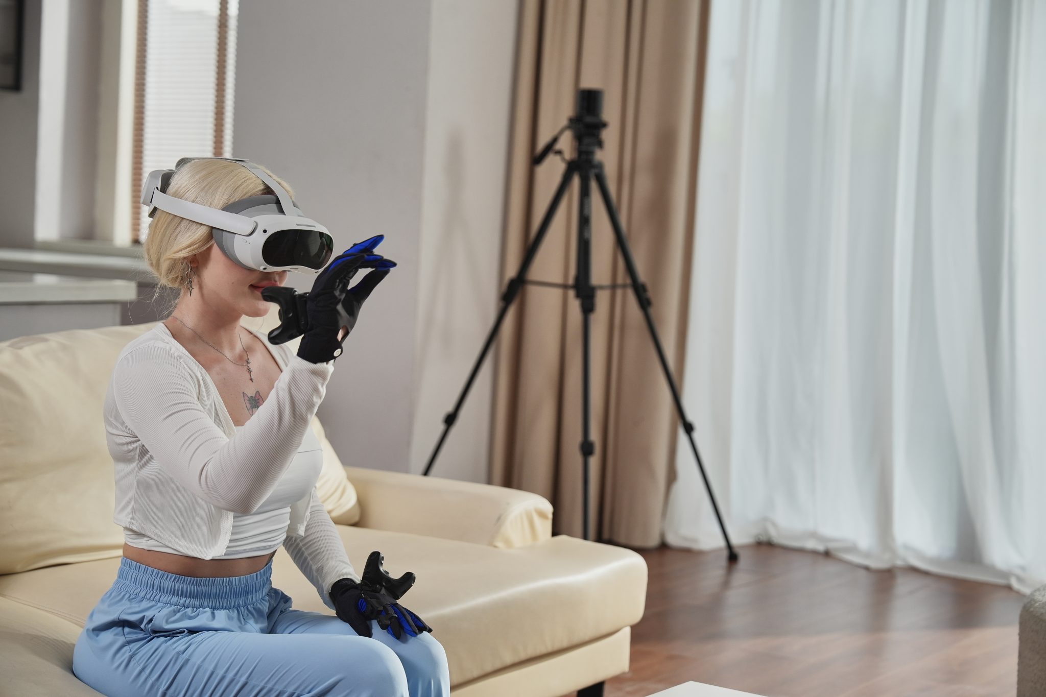 UDCAP 世界首款超實時追蹤手指動作 - VR專用手套 (11月20日寄出) - SearchingC