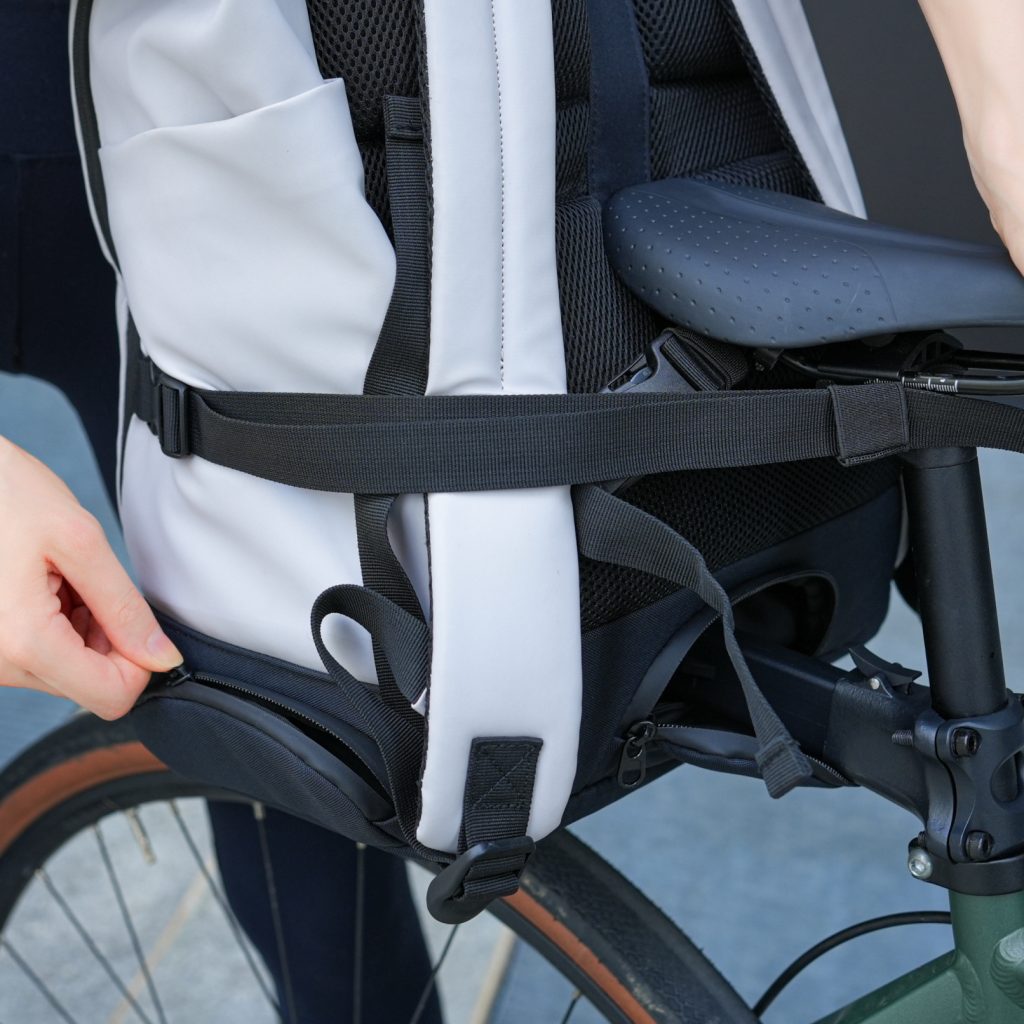 *早鳥集購* EasiCyco 全球唯一懸浮式35L機能單車背包-免裝貨架 - SearchingC