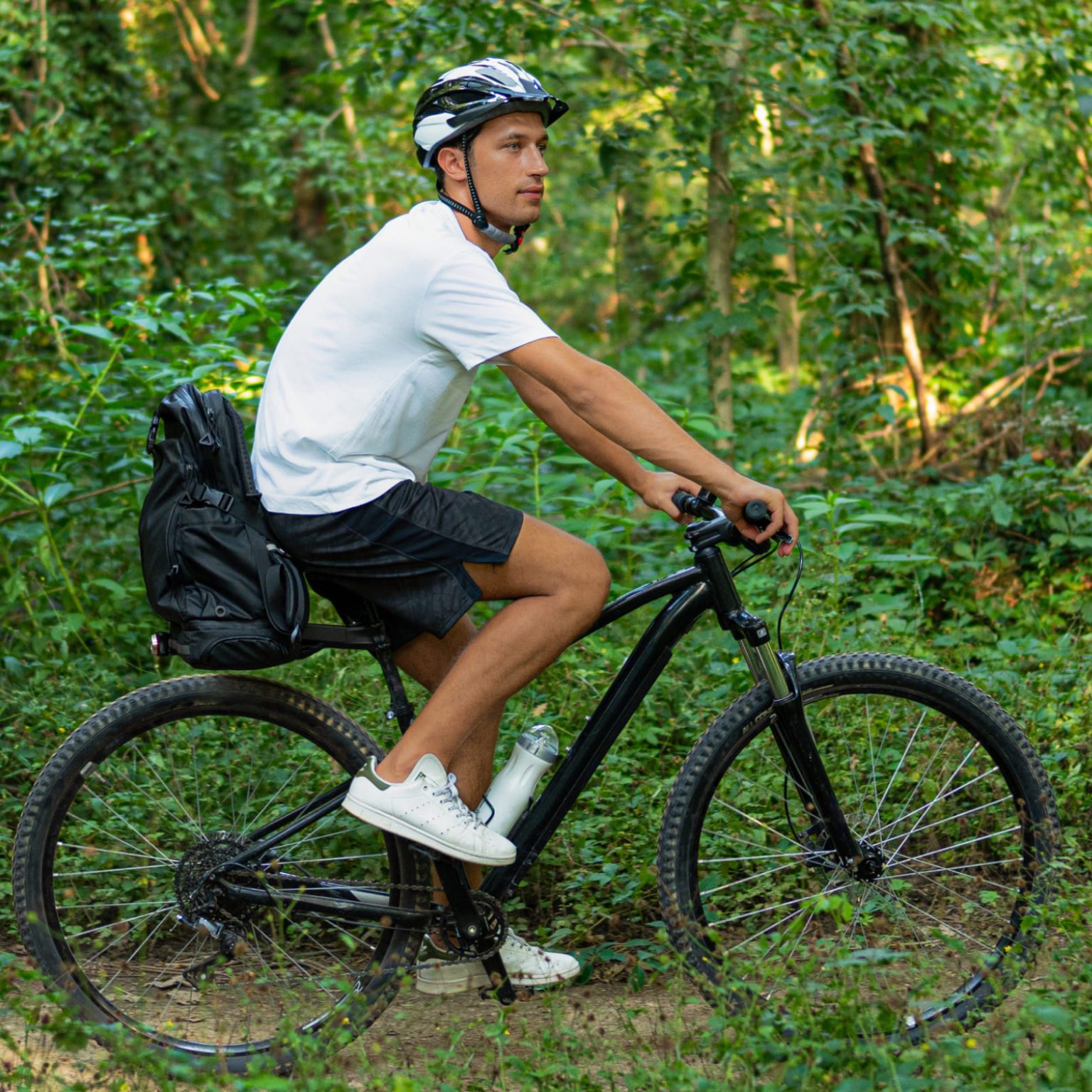 *早鳥集購* EasiCyco 全球唯一懸浮式35L機能單車背包-免裝貨架 - SearchingC